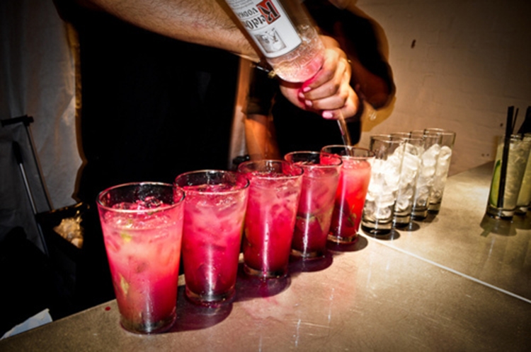 Colorful alcoholic drinks (32 Photos) - Badchix Magazine