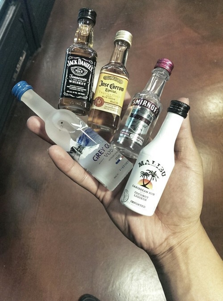 Colorful alcoholic drinks (32 Photos) - Badchix Magazine