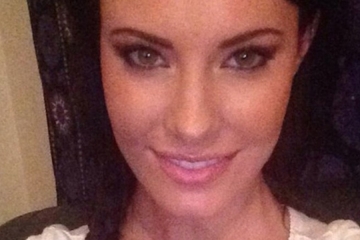 Peekaboo Twins - Badchix Magazine