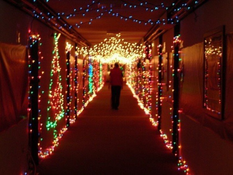 Decorate Your Dorm For The Holidays 16 Photos