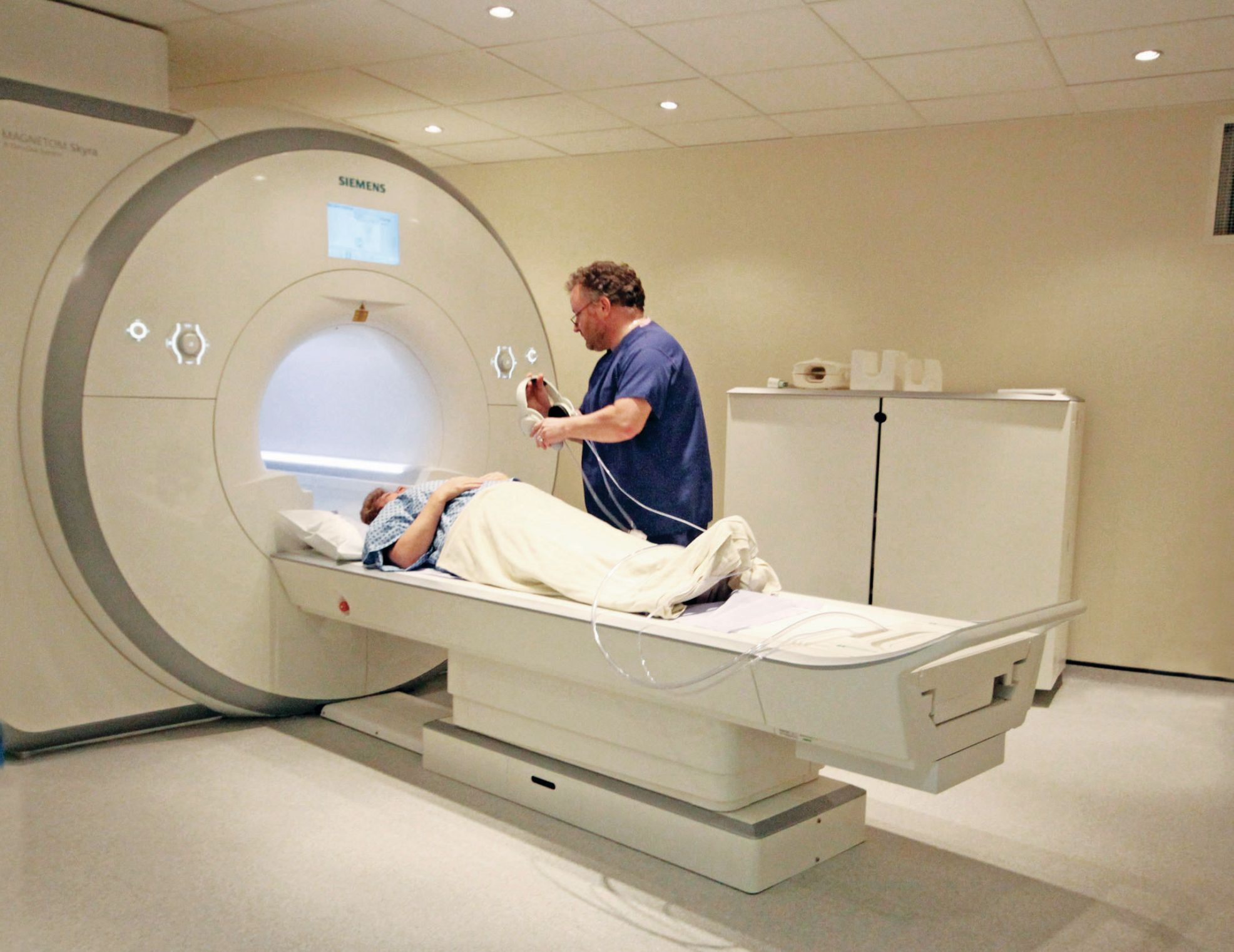 How strong is a MRI magnet? - Badchix Magazine