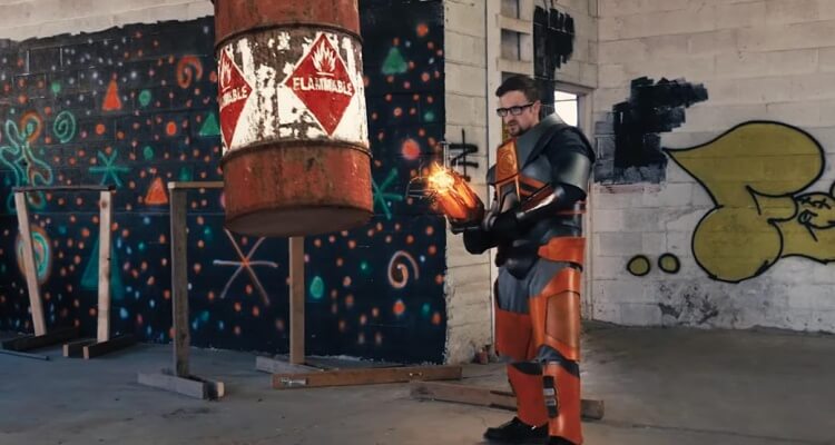 Epic Short Film - Portal vs Half-Life - Badchix Magazine